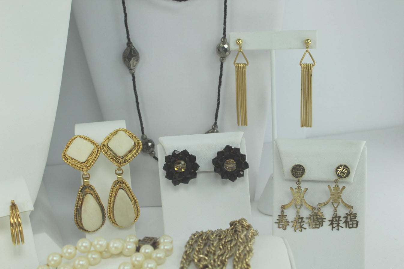 Jewelry Lot 566 - Twenty (20) Pieces Unmarked Earrings Necklaces Pins ...